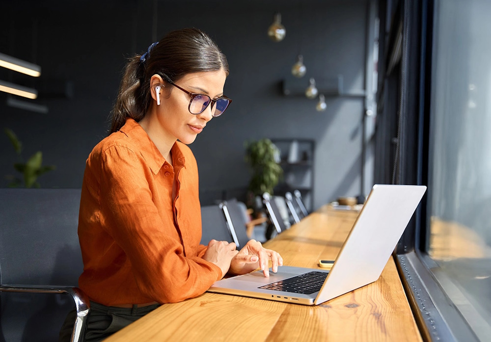 Technological Challenges and Trends in the Modern Financial Sector